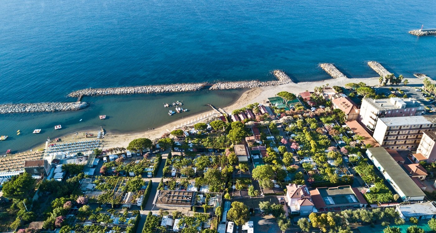 Camping in riva al mare: Liguria e Toscana - liberaMente...incamper